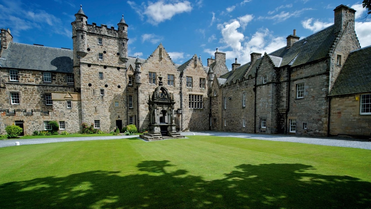 Loretto School Campus Tour of Pinkie House & Loretto Chapel - Buy tickets
